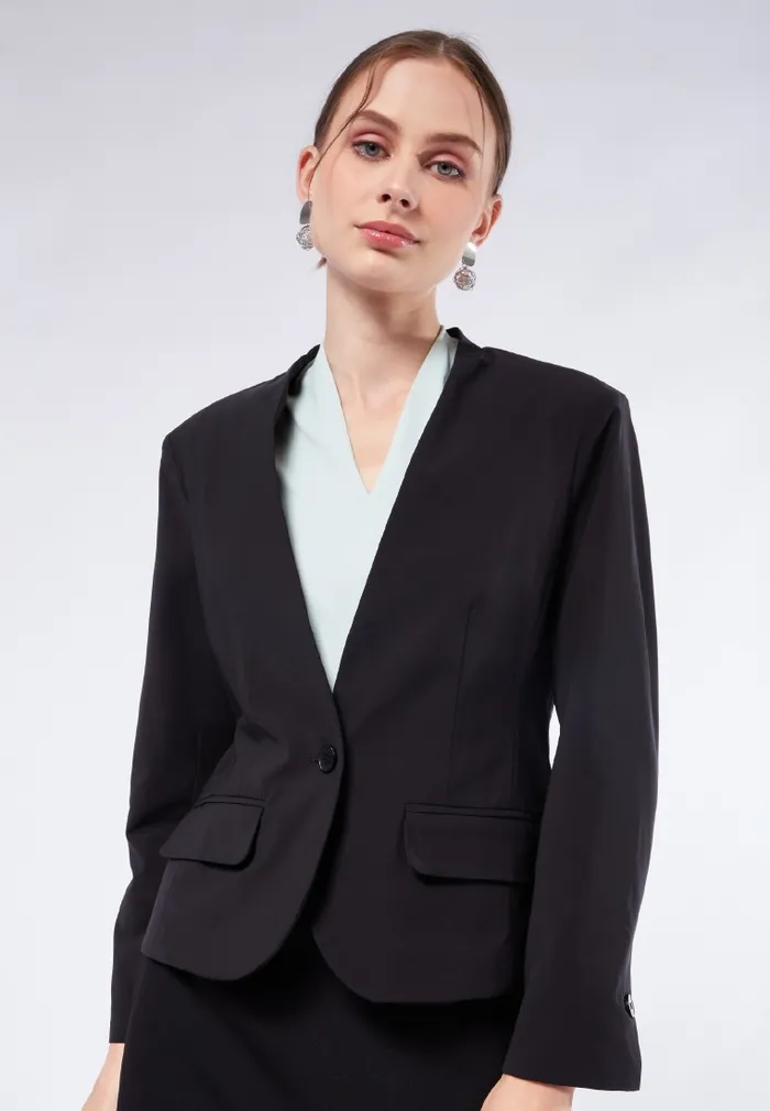 Rekomendasi Blazer Hitam untuk Outfit ke Kantor, Harga Mulai Rp 190 ...