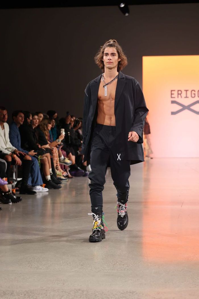 Jadi Satu-Satunya Brand Lokal di New York Fashion Week 2022, Ini ...