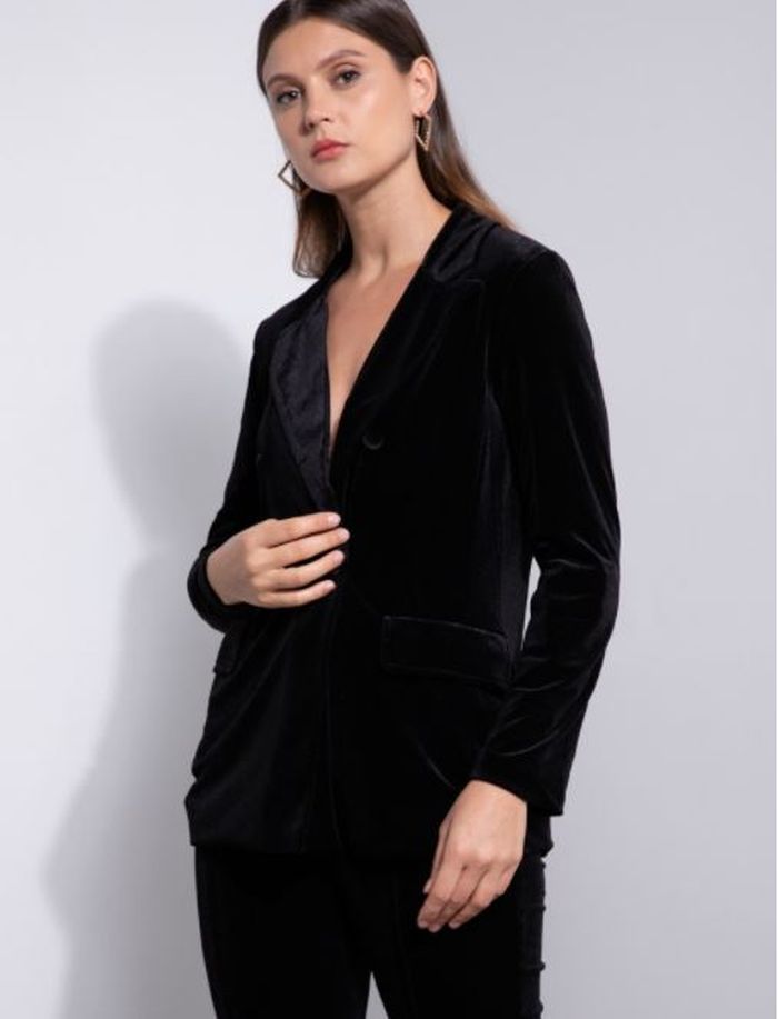 Profesional dan Modis, Ini Rekomendasi Outfit ala Anak Kantoran SCBD ...