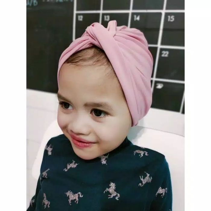 Bentuk Pita hingga Unicorn, Intip Model Turban Anak untuk Pelengkap ...