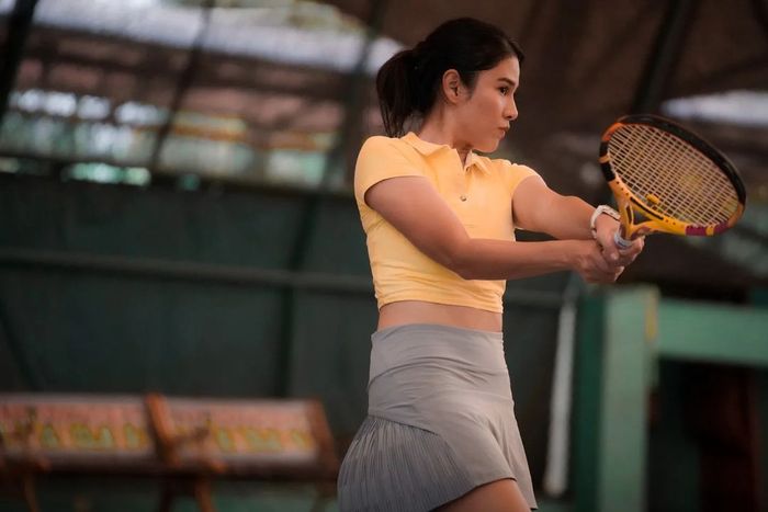 Penampilannya Curi Perhatian, Intip 5 Gaya Artis saat Bermain Tenis - Semua Halaman - Parapuan