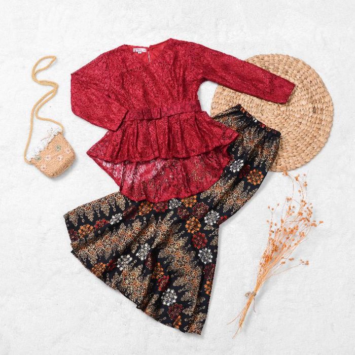 Seperti Ameena, Ini 5 Rekomendasi Kebaya Mini untuk Baju Kondangan Anak ...