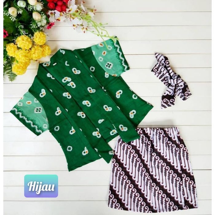 Seperti Ameena, Ini 5 Rekomendasi Kebaya Mini untuk Baju Kondangan Anak ...
