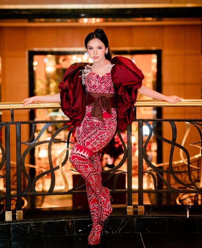 4 Gaya Fashion Lyodra, Bak Sang Dewi dalam Balutan Wastra Nusantara ...