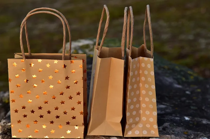 Mudah! Ini Langkah Membuat Paper Bag untuk Packaging Produk Usaha ...