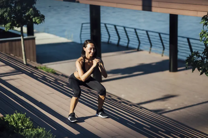 Tetap Sehat Meski Olahraga Hanya 9 Menit, Apa Itu Micro Workout? - Parapuan