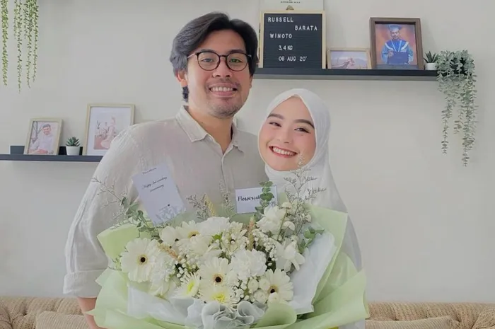 3 Cara Membangun Bisnis Oleh-Oleh Ala Riskha Eks JKT 48 dan Suami ...