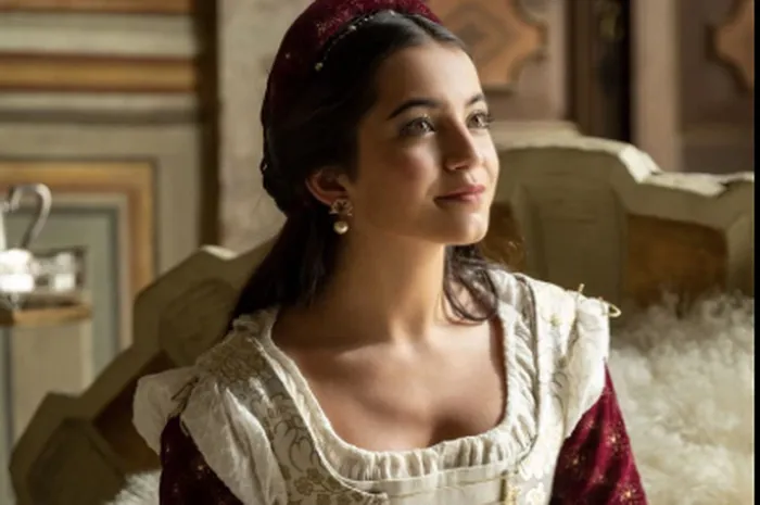 Segera Tayang di Disney+ Hotstar, Begini Sinopsis Film Rosaline - Parapuan