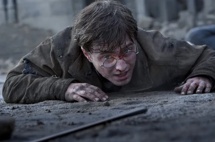 Namanya Trending, 3 Rekomendasi Film yang Dibintangi Daniel Radcliffe ...