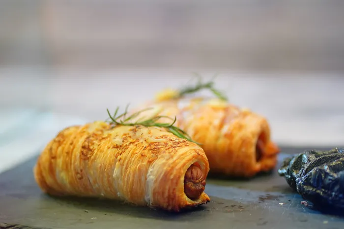 Tips Memasak Cepat Roti Goreng Isi Sosis, Cocok untuk Buka Puasa - Parapuan