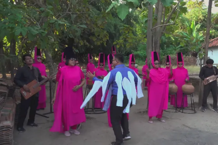 Viral Mother Bank, Group Musik Ibu-Ibu Majalengka dengan Penampilan ...