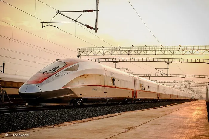 Dibuka Hari Ini, Intip Ketentuan dan Cara Daftar Uji Coba Kereta Cepat Jakarta-Bandung - Parapuan