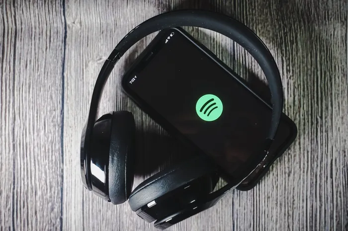Viral di TikTok, Begini Cara Bikin Tampilan Warna Spotify Jadi Pink ...
