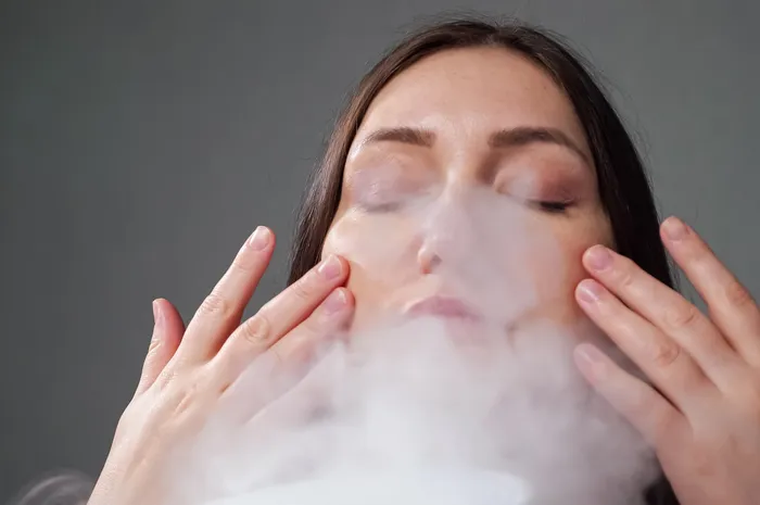 3 Fakta Face Steam yang Viral di TikTok, Tidak Mengecilkan Pori-Pori ...