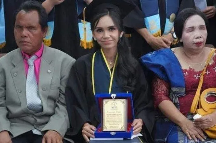 Kisah Inspiratif Septiana Pasaribu, Wisudawan Cumlaude yang Lahir dari ...