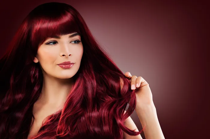 Viral di TikTok, 5 Rekomendasi Cat Rambut Merah untuk Imlek 2024 - Parapuan