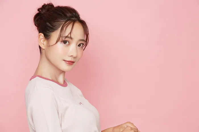Cantik dengan Rona Merah, Ini 3 Tips Makeup ala Perempuan Korea - Parapuan