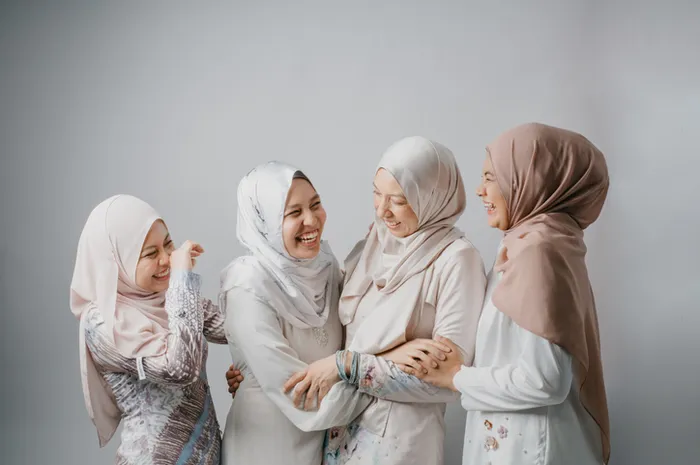 Inspirasi Pose Foto Lebaran Keluarga yang Estetik dan Anti-Mainstream ...