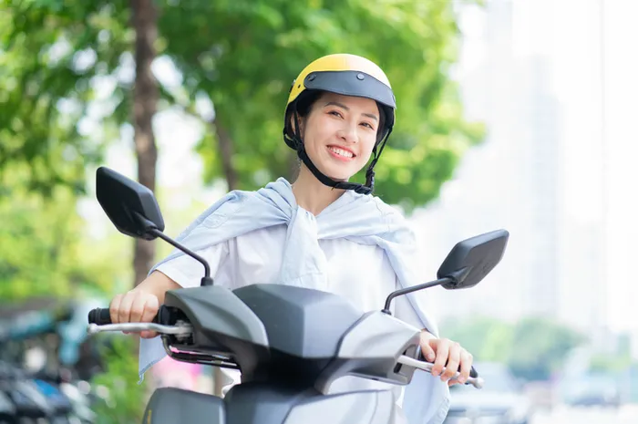 Perempuan Juga Perlu Tahu! Ini 5 Tanda Sepeda Motor Perlu Servis - Parapuan