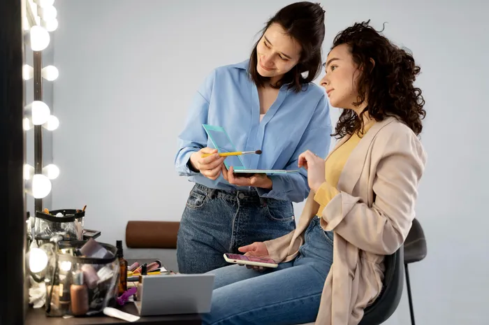 Bukan Hanya Merias Wajah, Ini 5 Skill yang Harus Dimiliki MUA ...