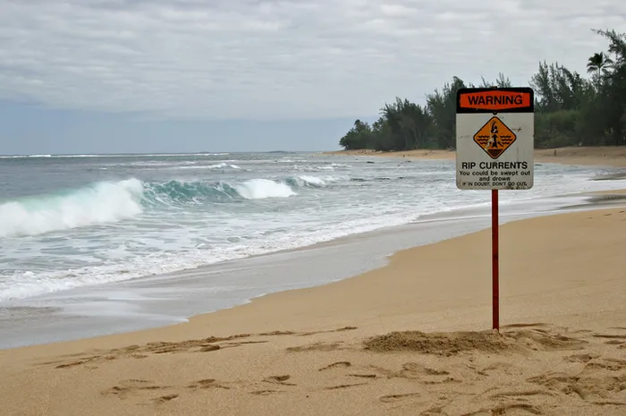 Kenali Apa Itu Rip Current agar Tetap Waspada saat Liburan ke Pantai ...