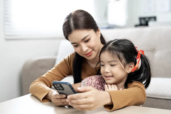 Bagai Pisau Bermata Dua, Ini Pentingnya Peran Ibu Membimbing Anak di ...