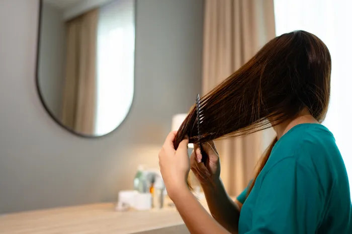Rambut Lembut dan Berkilau dengan 'Shampoo Sandwich', Begini Tipsnya ...