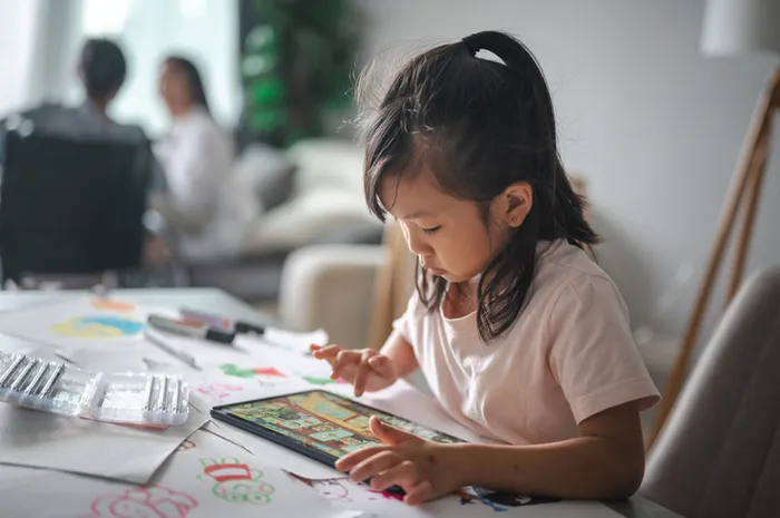 Panduan Screen Time Sehat untuk Anak, Main Gadget Lebih Bijak dan ...