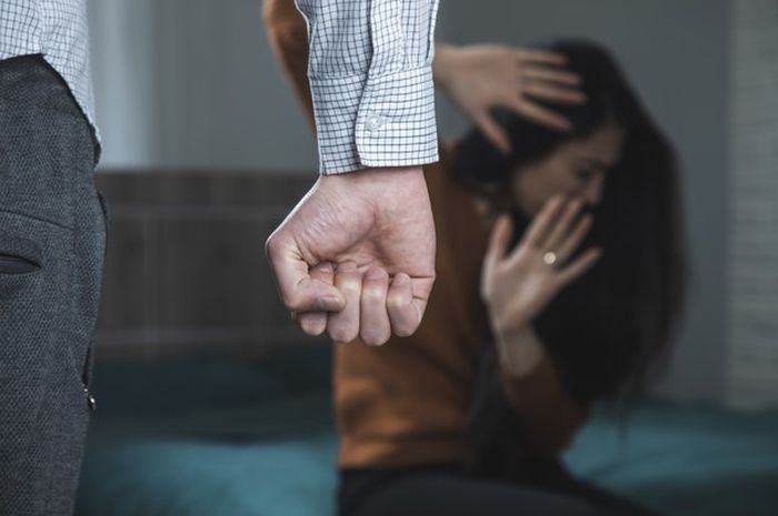 Cinta Bukan Luka, Ini Jenis Tindakan Kekerasan dalam Relasi Pacaran - Parapuan