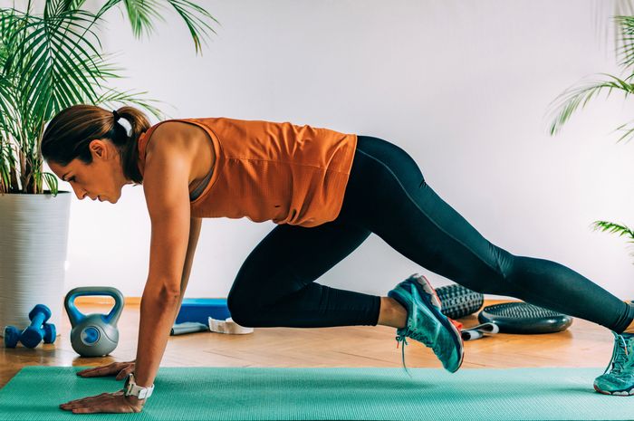 Beda HIIT dan LIIT, Mana yang Lebih Baik untuk Menurunkan Berat Badan? - Parapuan