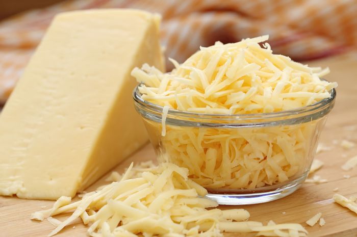 Kenali 4 Bentuk Potongan Keju Cheddar agar Lebih Mudah Diolah - Parapuan