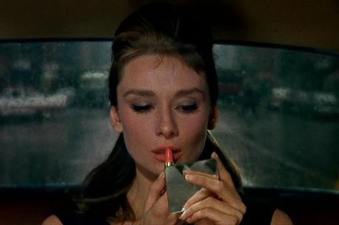 Sudah Ada Sejak Abad ke-18, Ini Warna Lipstik Paling Ikonik Sepanjang ...