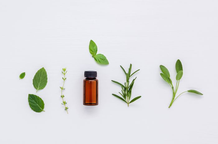 5 Rekomendasi Merek Essential Oil Lokal dengan Harga Terjangkau - Parapuan