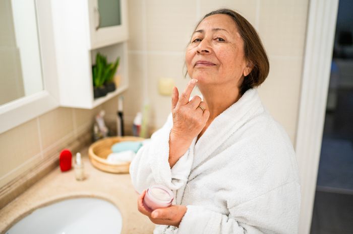 5 Rekomendasi Skincare untuk Ibu di Sociolla, Lawan Aging dengan Serum ...