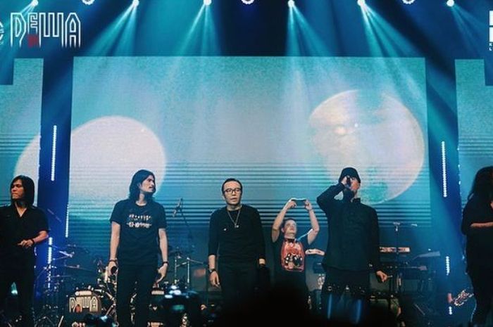 Dewa 19 Bakal Gelar Konser di Balikpapan, Harga Tiket Capai Rp1,5 Juta ... Dewa 19 Bakal Gelar Konser di Balikpapan, Harga Tiket Capai Rp1,5 Juta ...