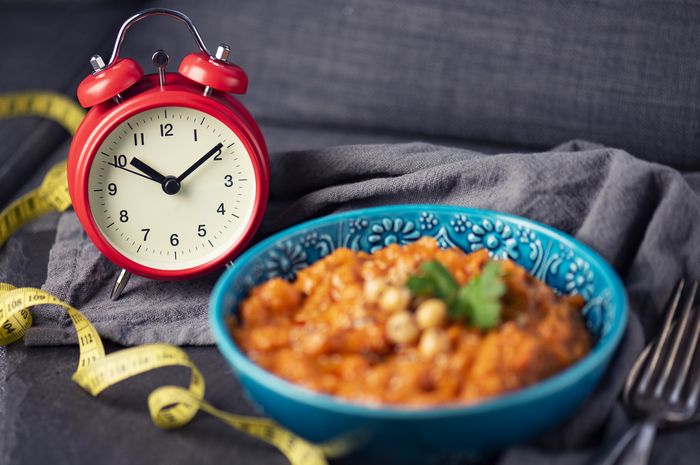 5 Manfaat Intermittent Fasting Viral di TikTok, Tak Hanya Turun Berat ...