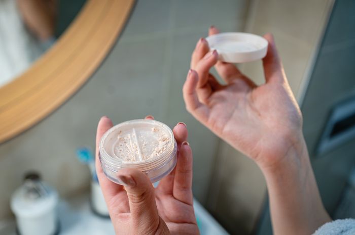 Keuntungan dan Rekomendasi Powder Sunscreen Lokal yang Viral di TikTok ...
