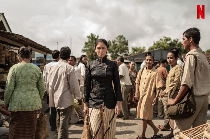 Rekomendasi Kebaya Janggan, Dipakai Dian Sastro di Serial Gadis Kretek - Parapuan