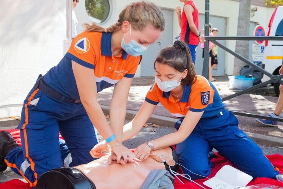 Mengenal Teknik CPR, Pertolongan Pertama untuk Orang Pingsan
