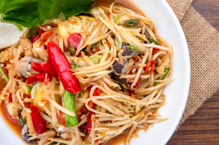 4 Jenis Salad Thailand yang Viral di TikTok, Punya Isi Berbeda - Parapuan