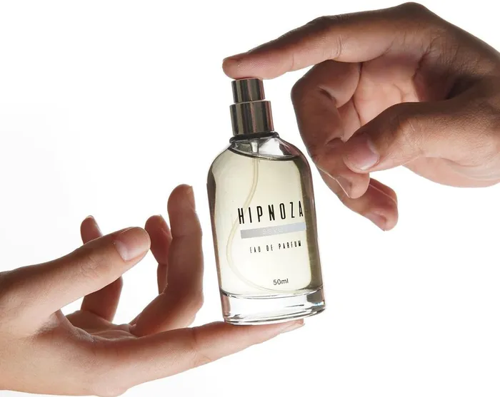 Hipnoza Jadi Parfum yang Bikin Hesti Purwadinata Tampil Percaya Diri ...