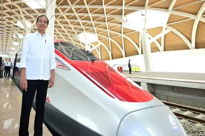 Beroperasi 1 Oktober 2023, Ini 3 Fakta Kereta Cepat Jakarta-Bandung - Parapuan