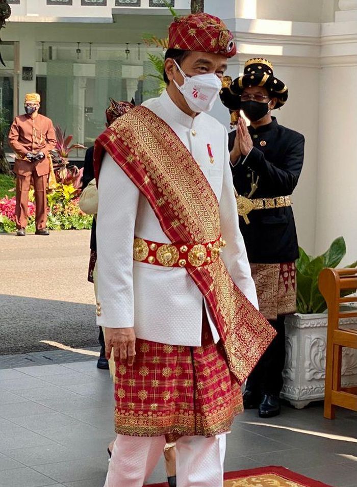 Selalu Berbeda Ini 5 Baju Adat Yang Pernah Dikenakan Presiden Jokowi