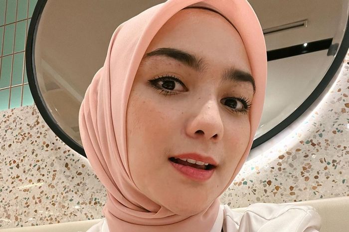 Citra Kirana Terima Masa Lalu Rezky Aditya Usai Dinyatakan Ayah Biologis Anak Wenny - Parapuan