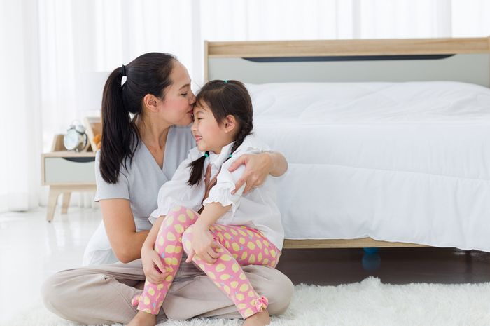 Anak Sering Tantrum, Ini Alasan Pentingnya Mengenalkan Emosi Pada Anak - Parapuan