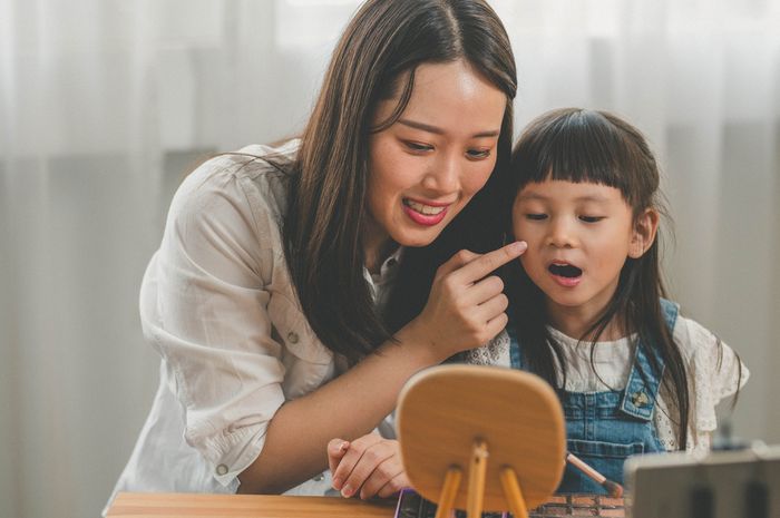 Pasti Aman untuk Kulit Si Kecil, Ini 3 Rekomendasi Makeup untuk Anak ...