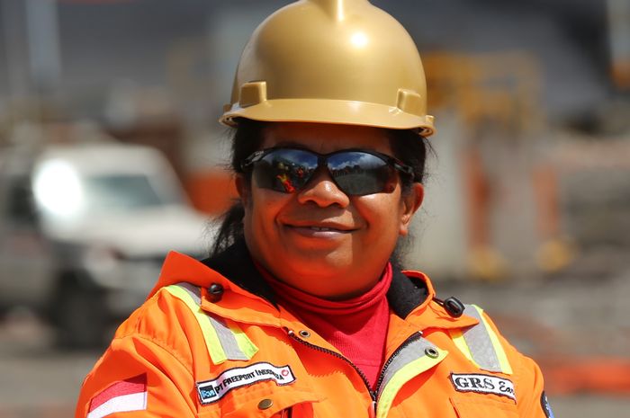 Rode Ajomi, Srikandi untuk Negeri dari Papua Jadi Perempuan Pertama di ...
