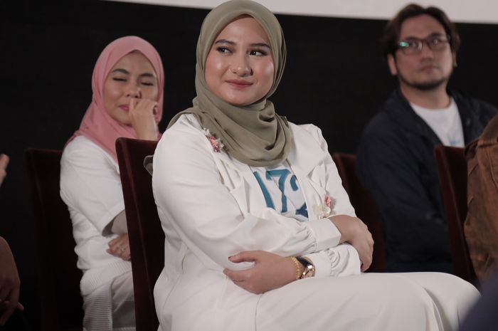 Penulis Novel 172 Days Nadzira Shafa Ungkap Caranya Berdamai dengan ... Penulis Novel 172 Days Nadzira Shafa Ungkap Caranya Berdamai dengan ...