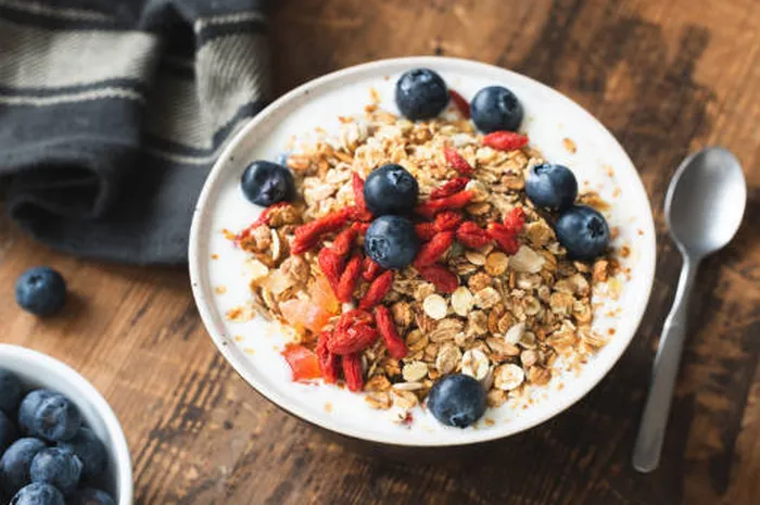 Ternyata, 6 Topping Favorit Oatmeal Ini Bisa Bikin Berat Badan Naik ...