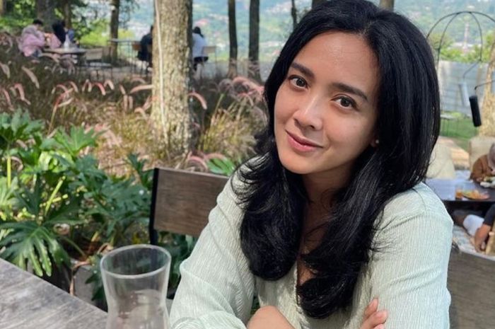 Setelah 12 Tahun Menanti, Dhea Ananda Akhirnya Umumkan Kehamilan - Parapuan